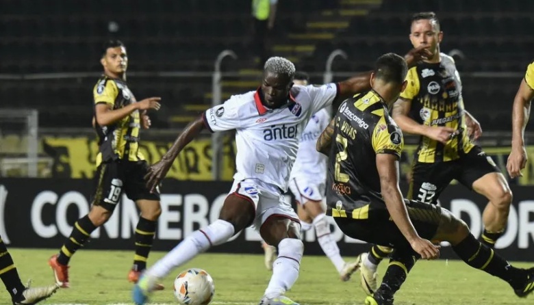 Se enfría la llegada de Christian Ebere a Gimnasia, el delantero ...